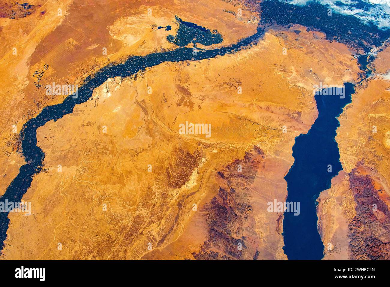 Suez hi-res stock photography and images - Alamy