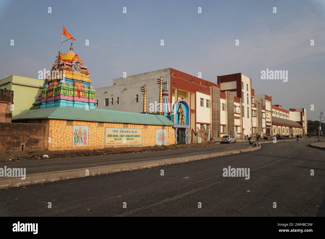 Ram and Venkateswar mandir with Shalimar railway station building ...