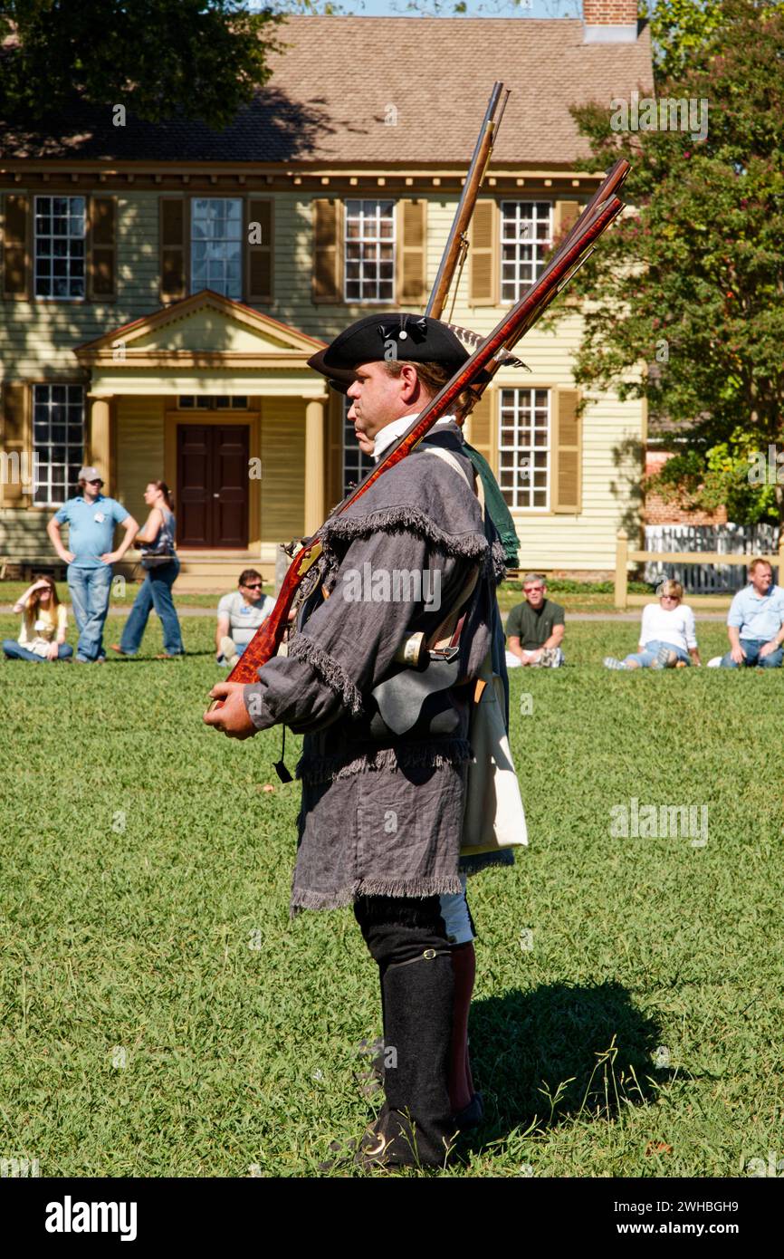 Revolutionary war garb hi-res stock photography and images - Alamy