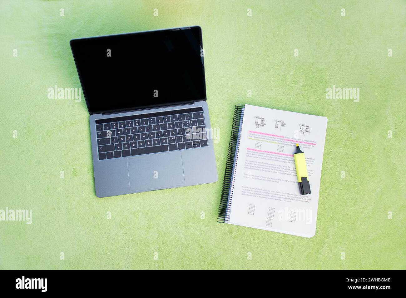 Underlining in book hi-res stock photography and images - Alamy