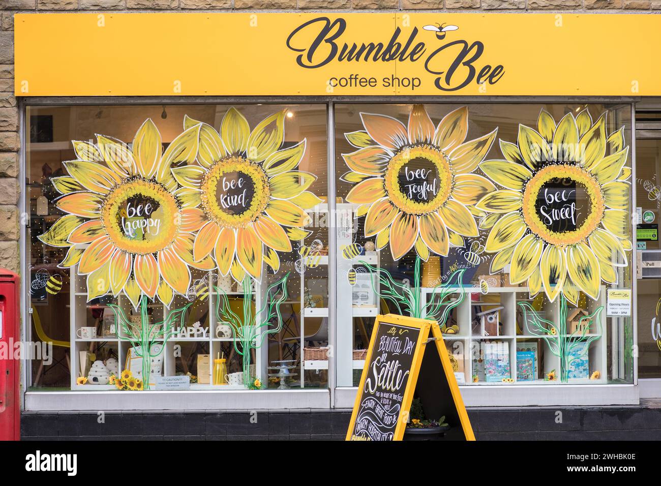 Bumble bee cafe settle hi-res stock photography and images - Alamy