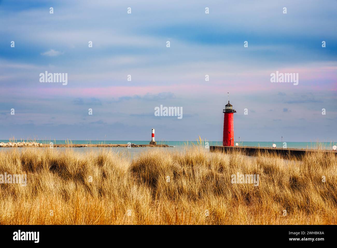 The red north pier light on Lake Michigan at Kenosha, Wisconsin Stock ...