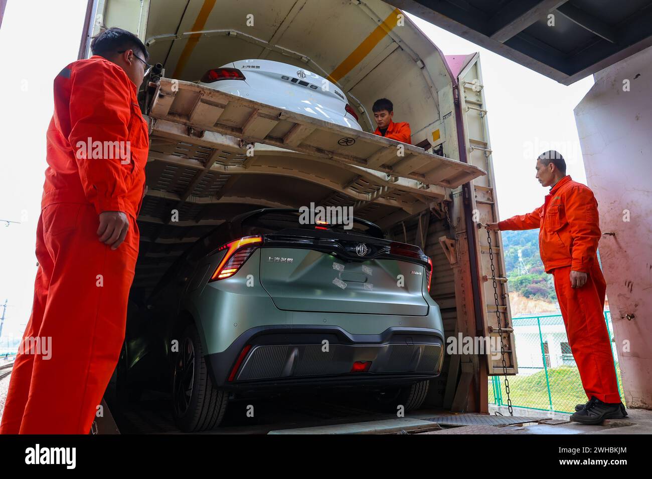 Load vehicles hi-res stock photography and images - Alamy