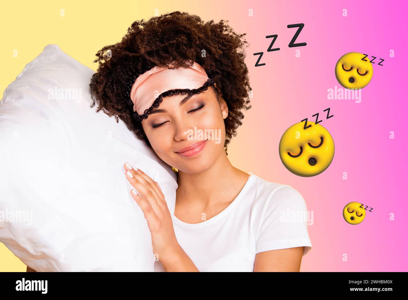 Smiley emoticon sleep hi-res stock photography and images - Alamy