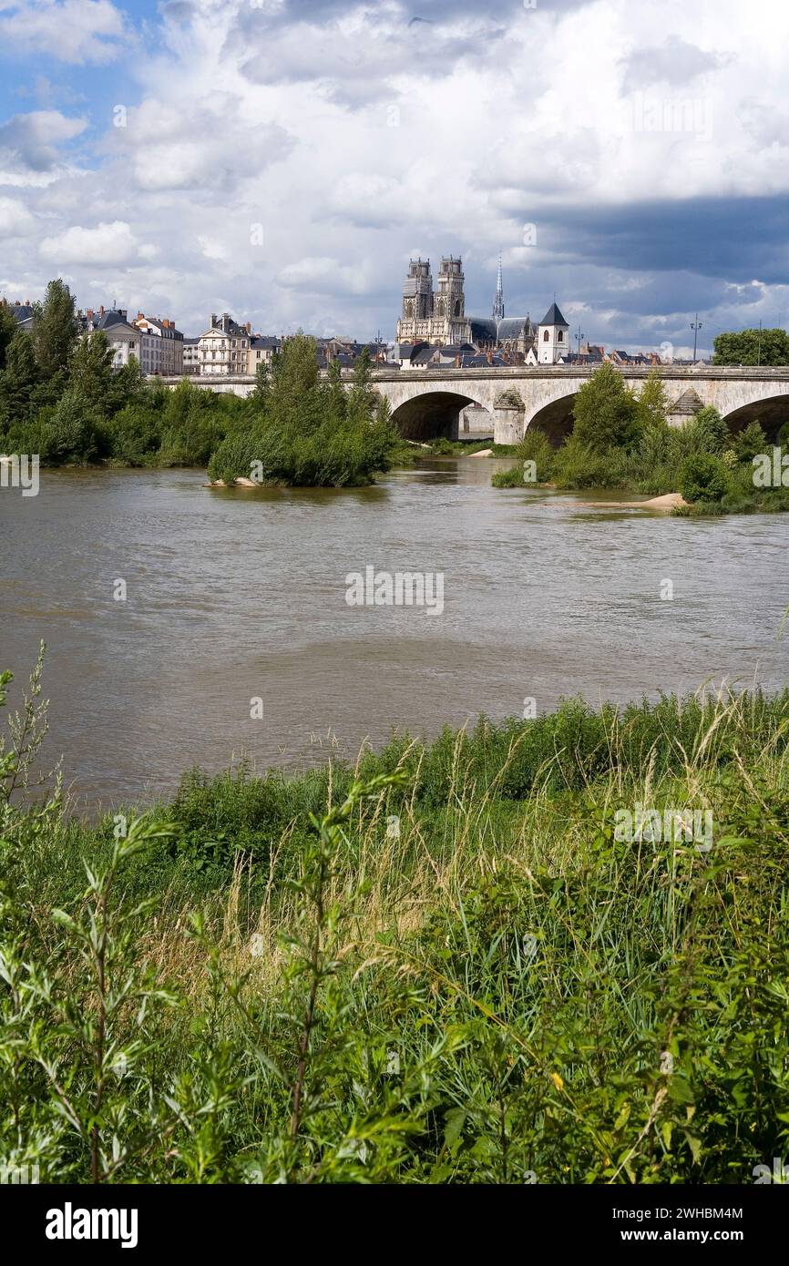 Orleans george v bridge hi-res stock photography and images - Alamy