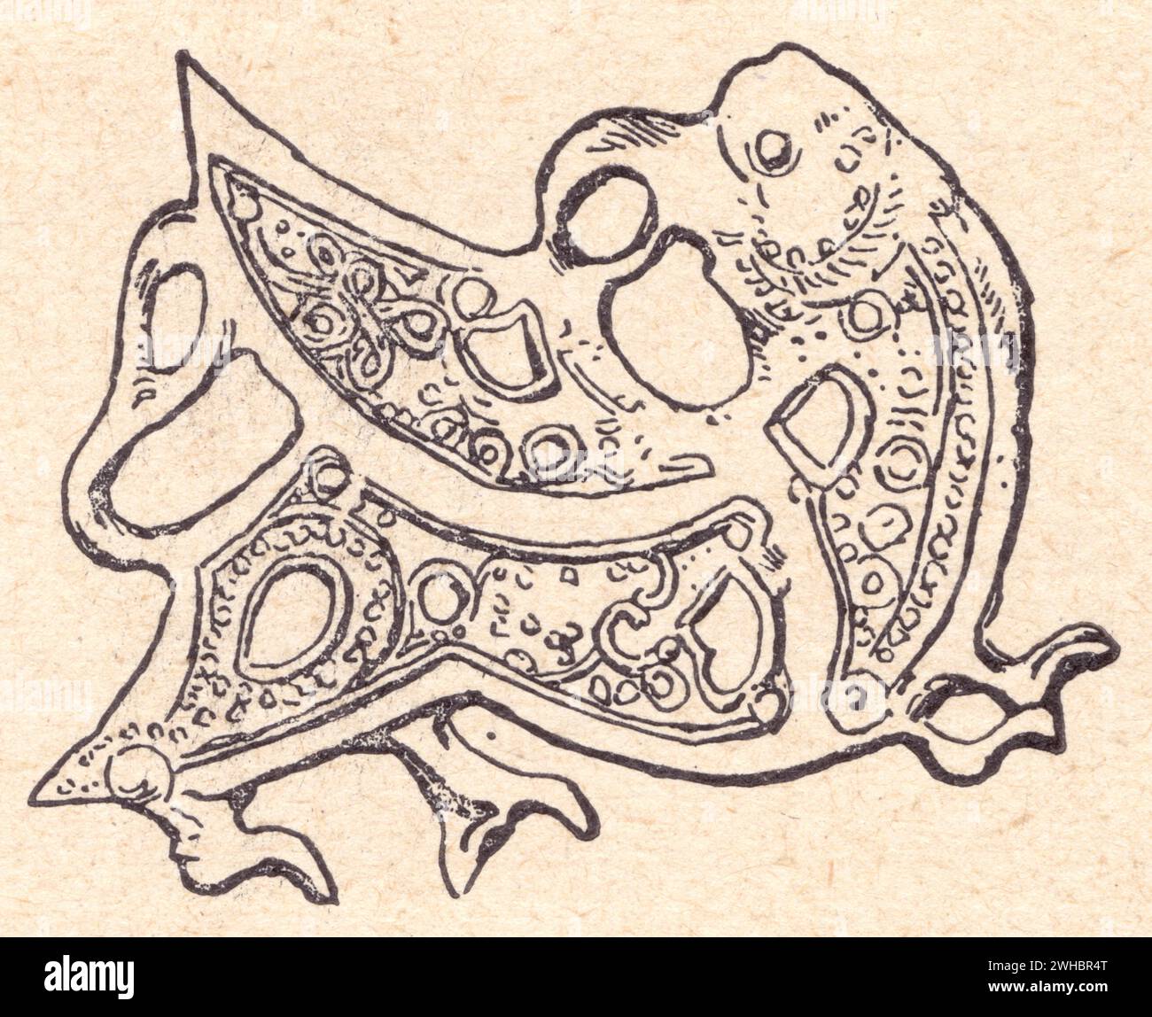 FIBULE FRANQUE. SORTE D'AGRAFE. PLAQUE D'ARGENT REPRÉSENTANT UN ANIMAL ...