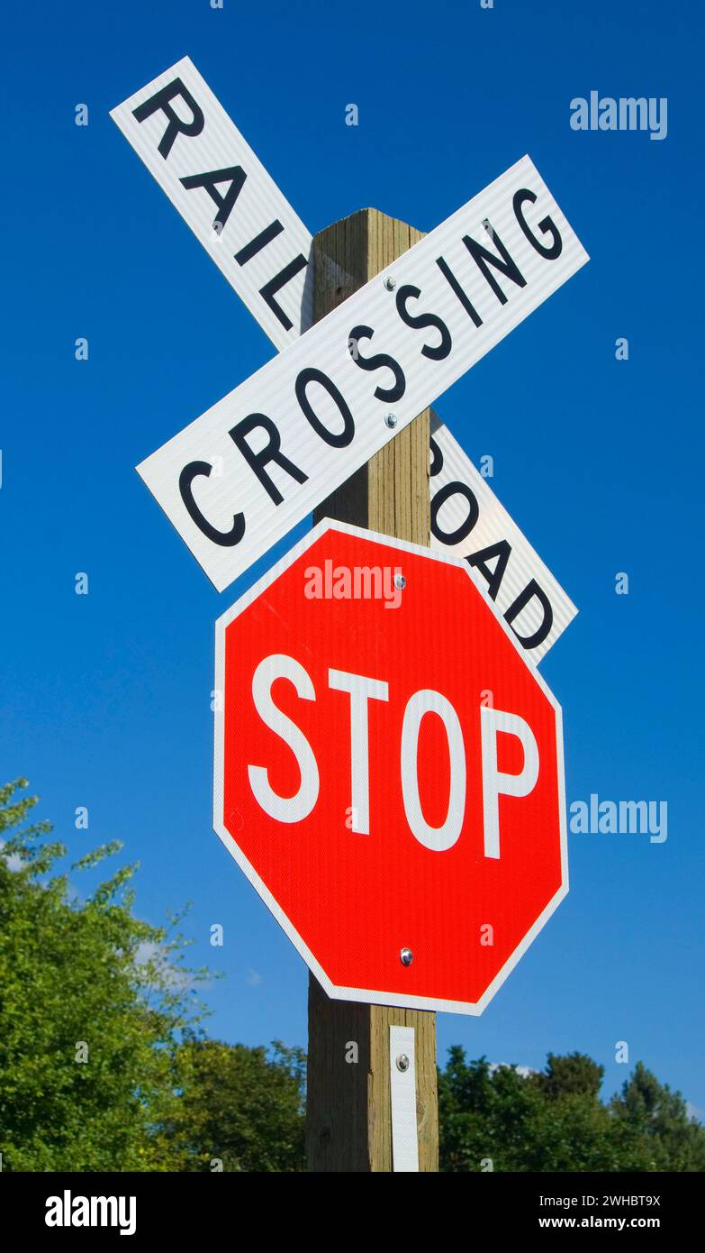 Railroad crossing and stop sign, Marion County, Oregon Stock Photo - Alamy