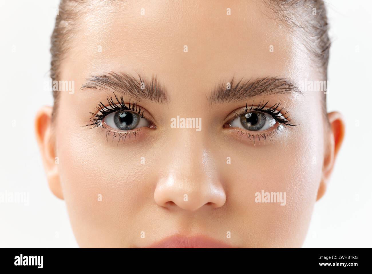 Well defined eyebrows hi-res stock photography and images - Alamy