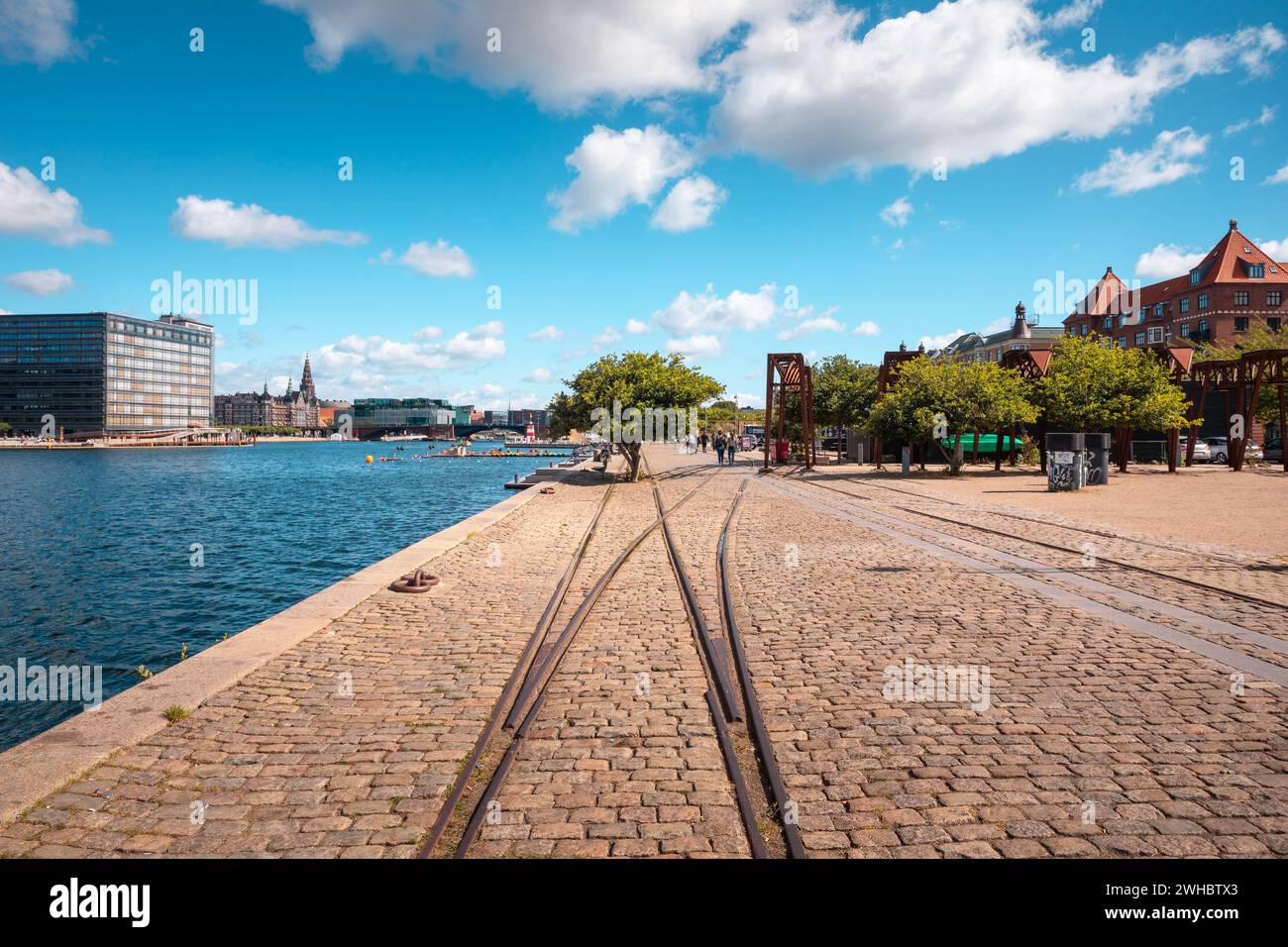 Islands brygge railway hi-res stock photography and images - Alamy