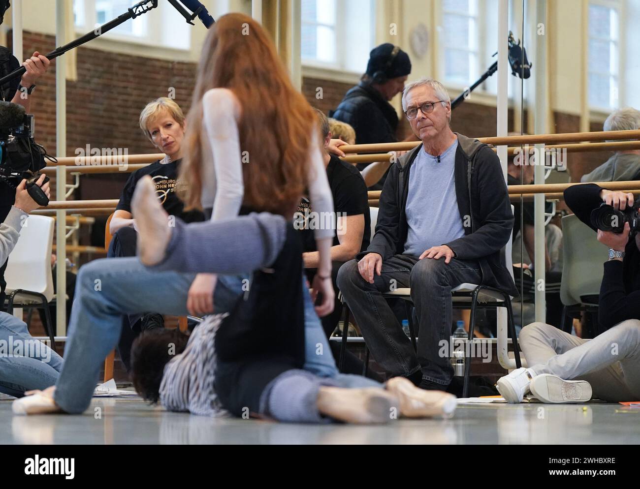 Hamburg, Germany. 09th Feb, 2024. John Neumeier (r), artistic director ...