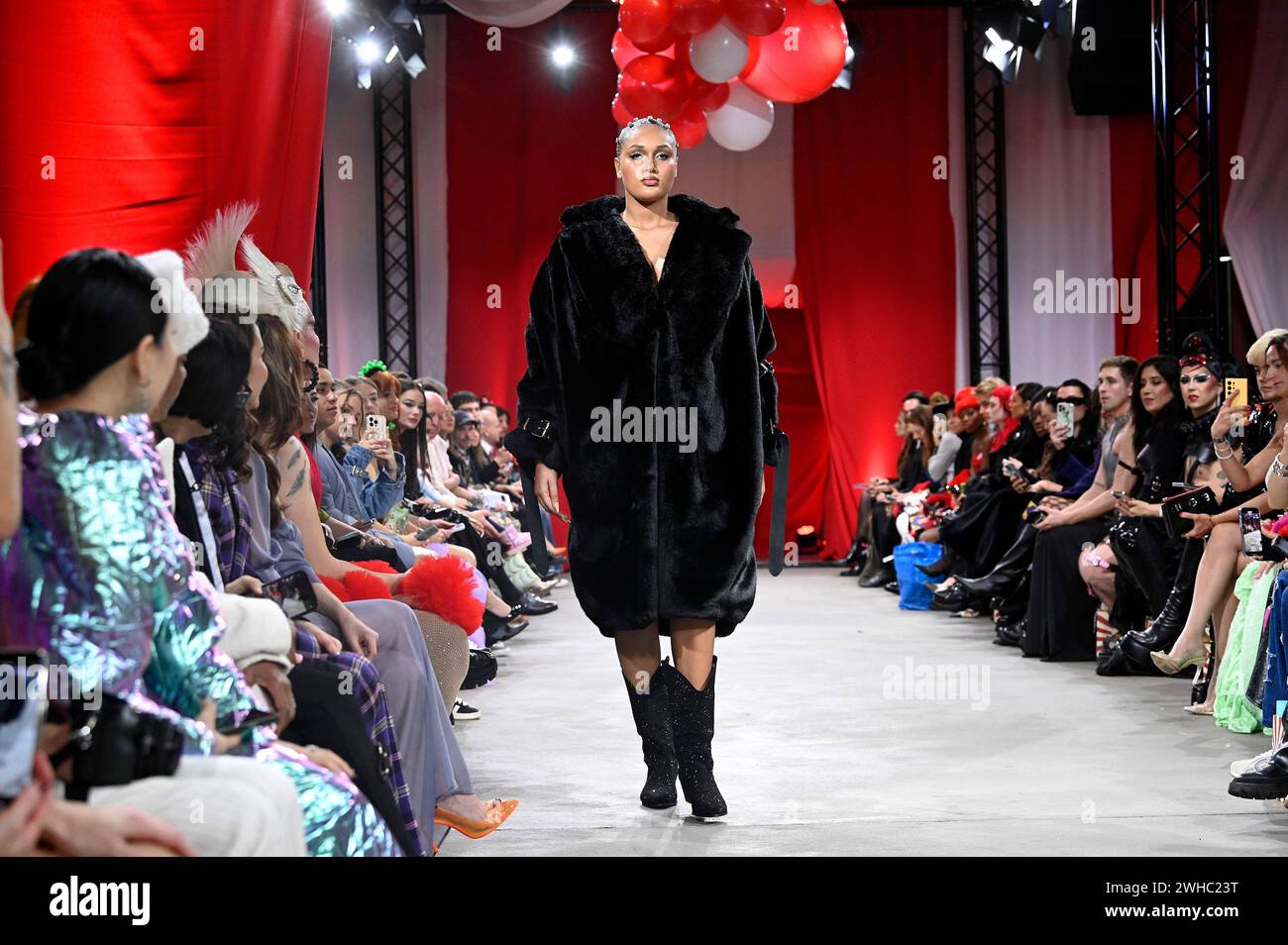 Model bei der Marina Hoermanseder Fashion Show auf der Berlin Fashion ...