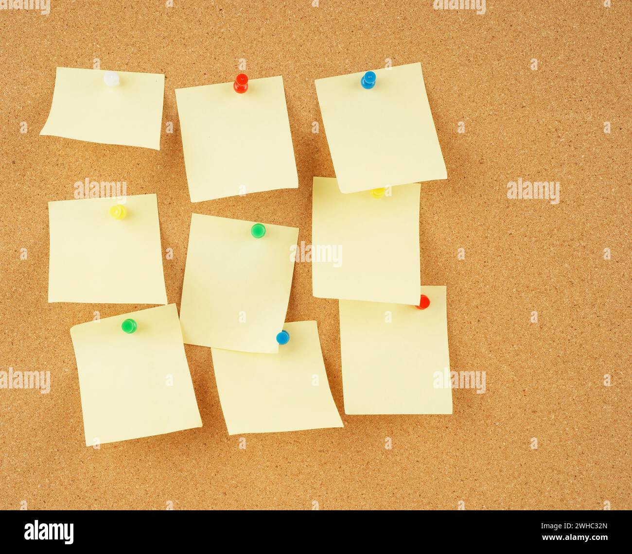 Notes on corkboard Stock Photo - Alamy Notes on corkboard Stock Photo - Alamy