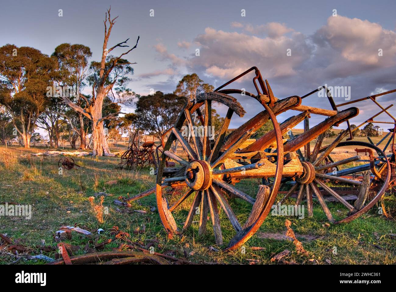 Broken farm cart hi-res stock photography and images - Alamy