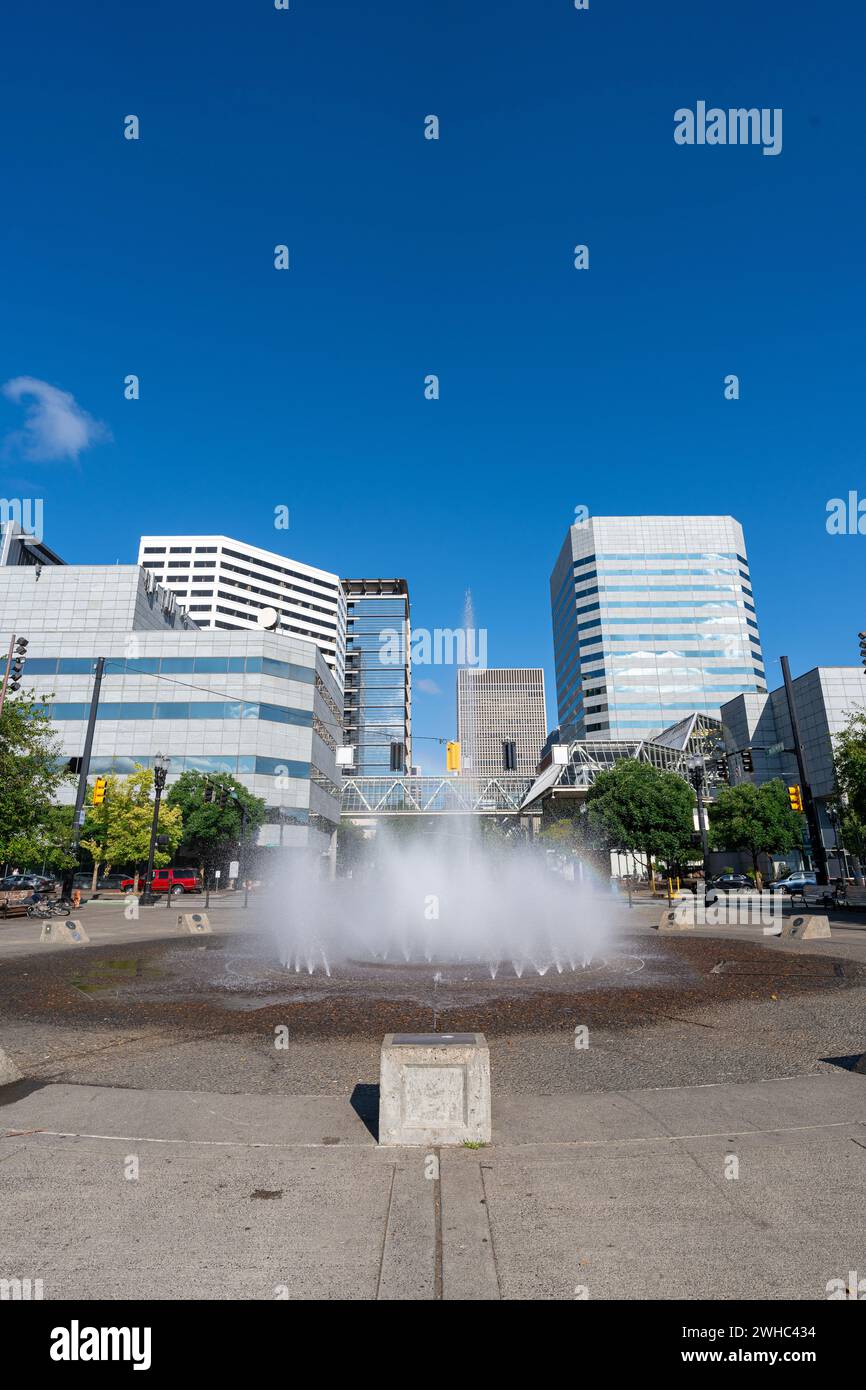 Salmon street springs fountain hi-res stock photography and images - Alamy
