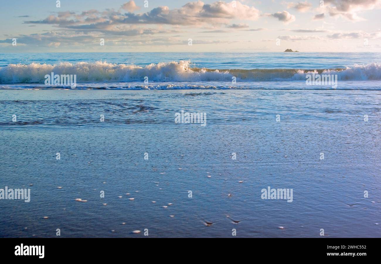 Beach scene hi-res stock photography and images - Alamy