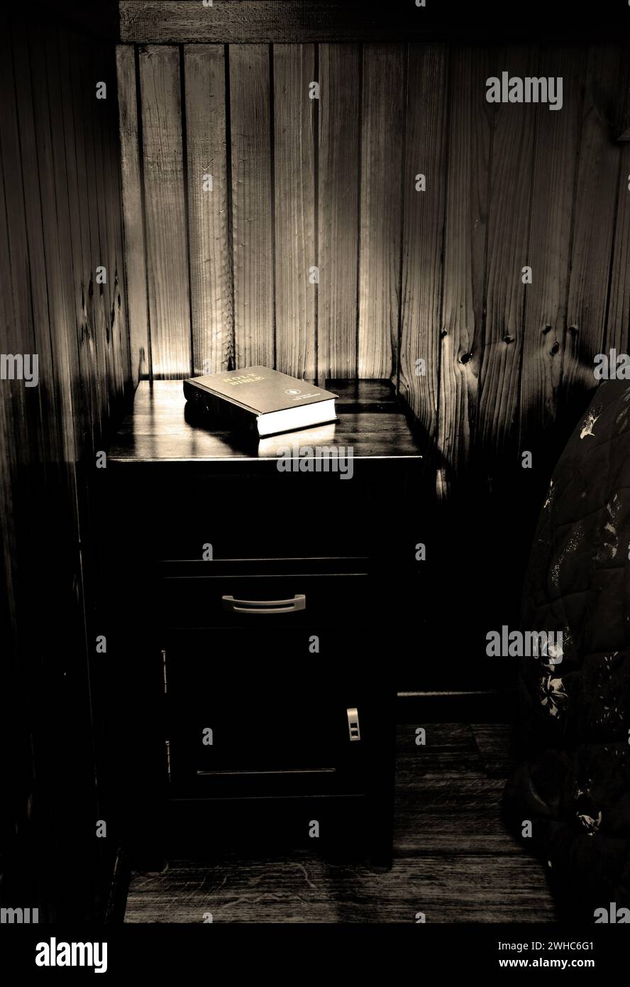 Bible on bed side table Stock Photo - Alamy