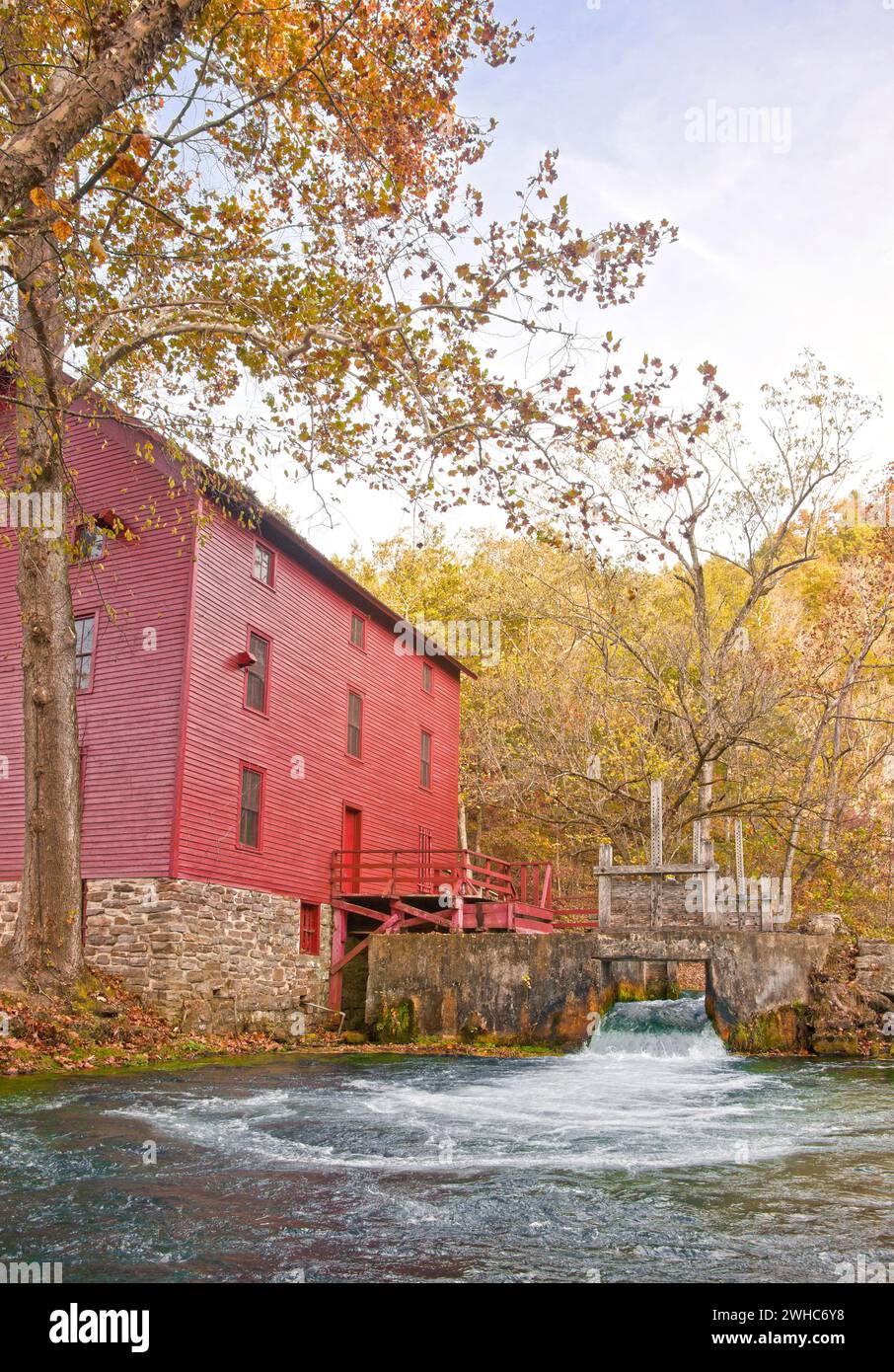Old millhouse hi-res stock photography and images - Alamy