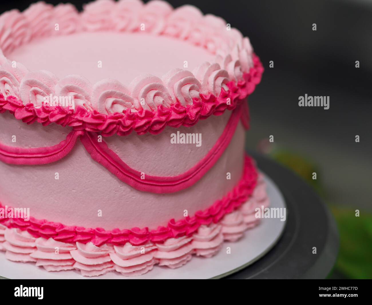 Ruffled icing hi-res stock photography and images - Alamy