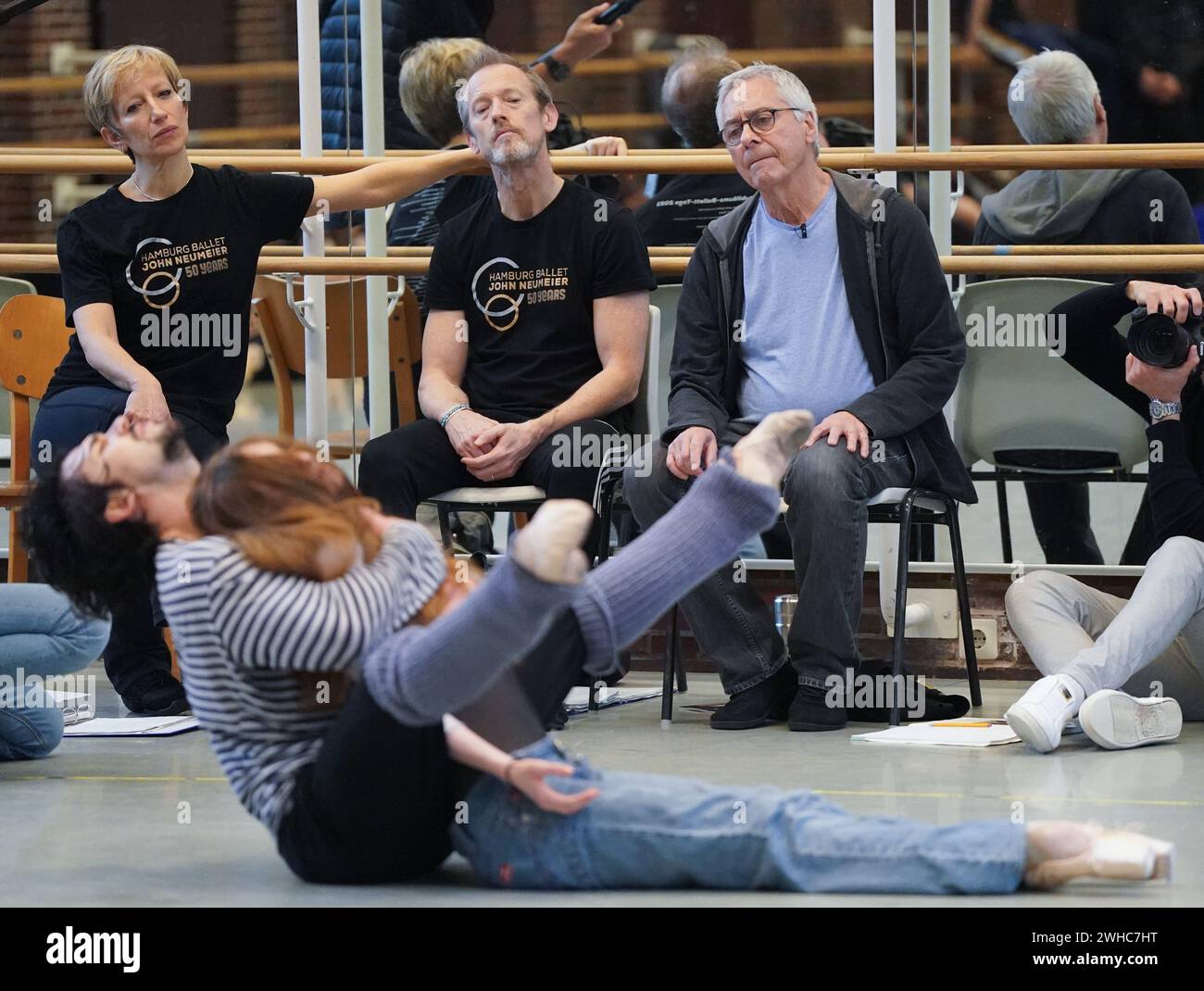 Hamburg, Germany. 09th Feb, 2024. John Neumeier (2nd from right ...