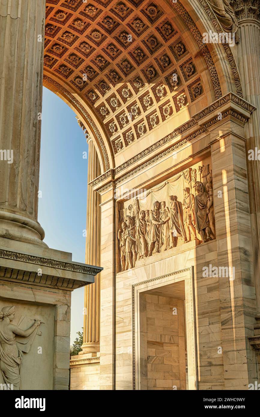 Arch of Peace in sempione park, Milan, lombardy, Italy Stock Photo - Alamy