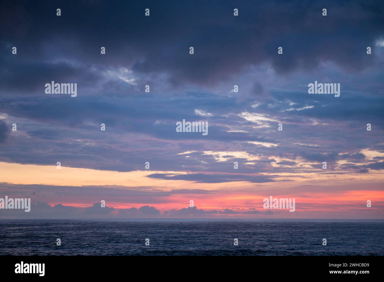 Sunset cloudy hi-res stock photography and images - Alamy