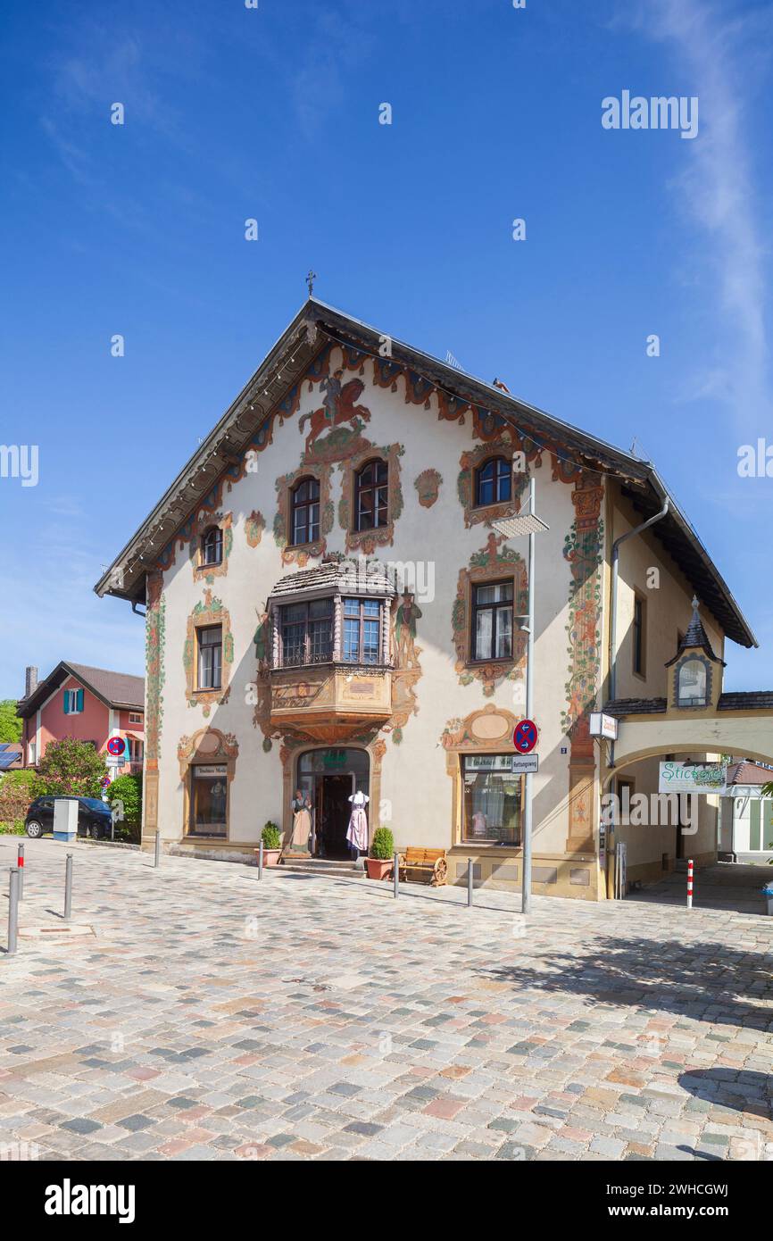 Houses with Lüftlmalerei on Tutzinger Platz, Starnberg, Fünfseenland ...