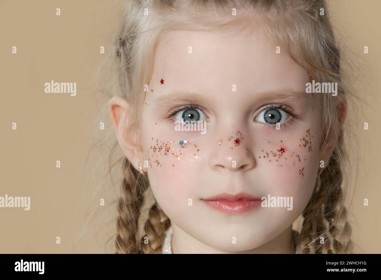 Blonde girl with blue eyes hi-res stock photography and images - Alamy