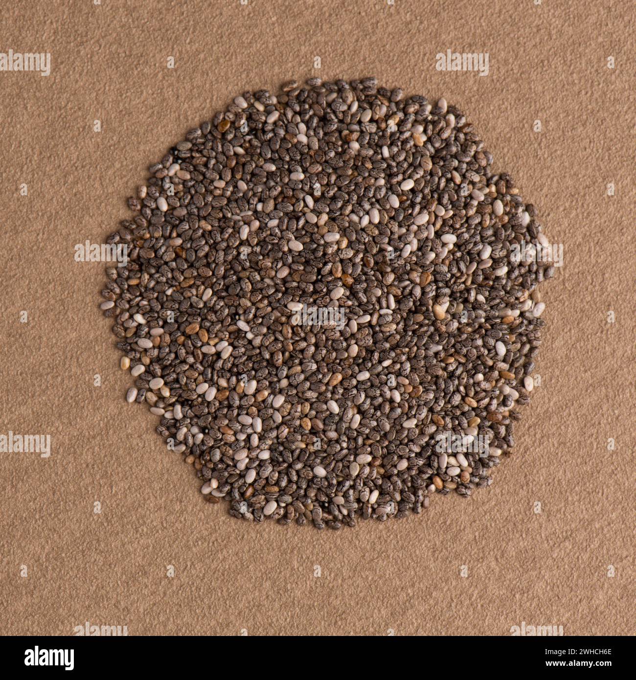 Circle of chia seeds Stock Photo - Alamy