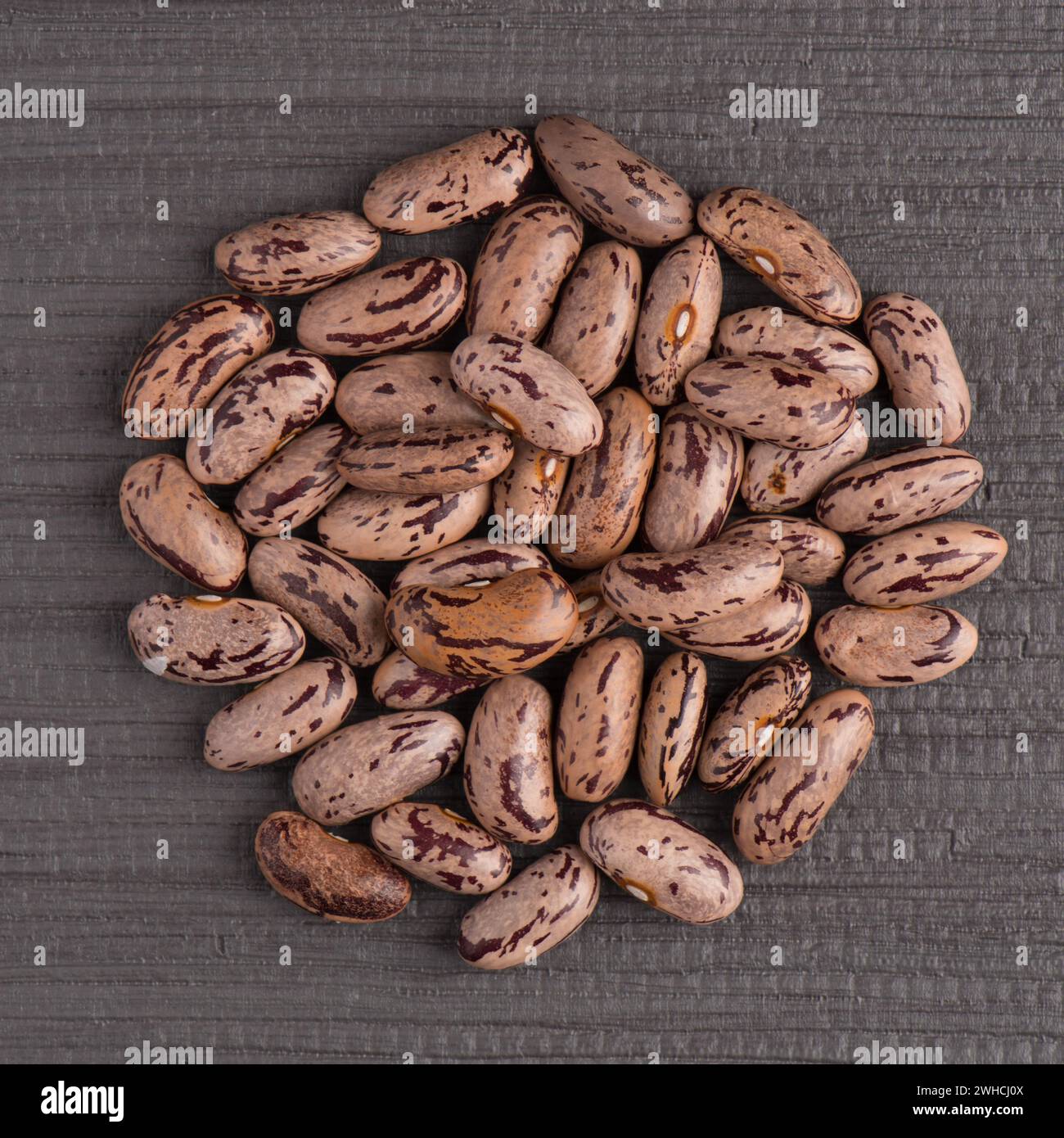 Circle of pinto beans Stock Photo - Alamy