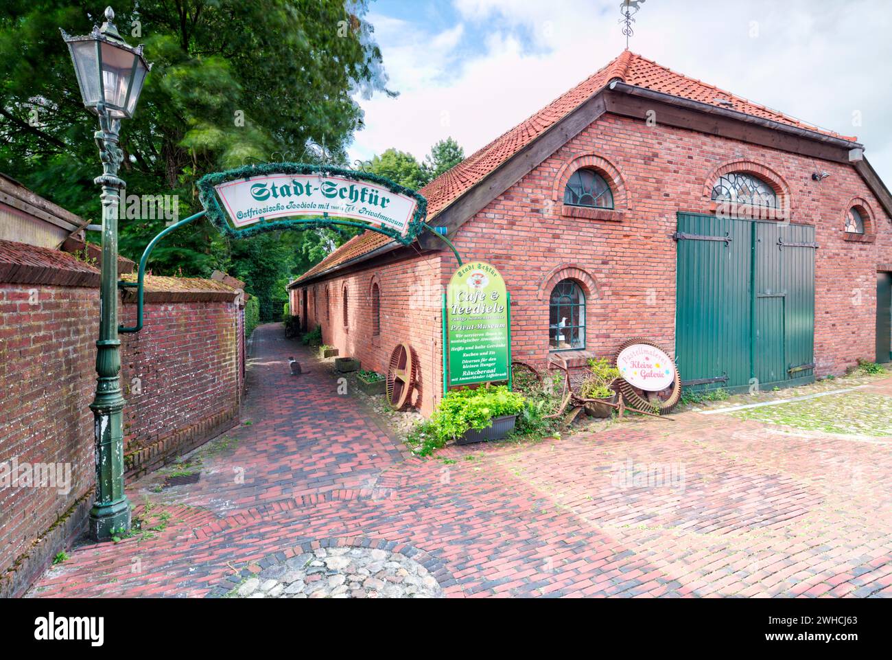 Market place in esens hi-res stock photography and images - Alamy