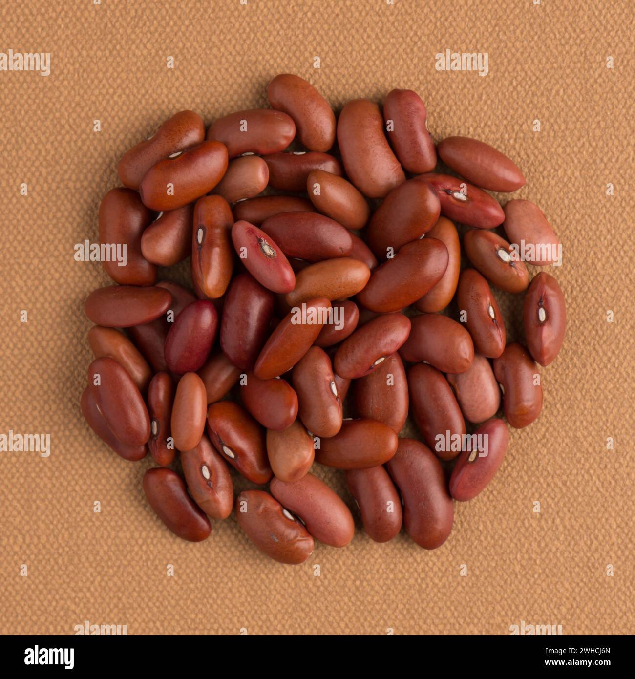 Circle of red beans Stock Photo - Alamy
