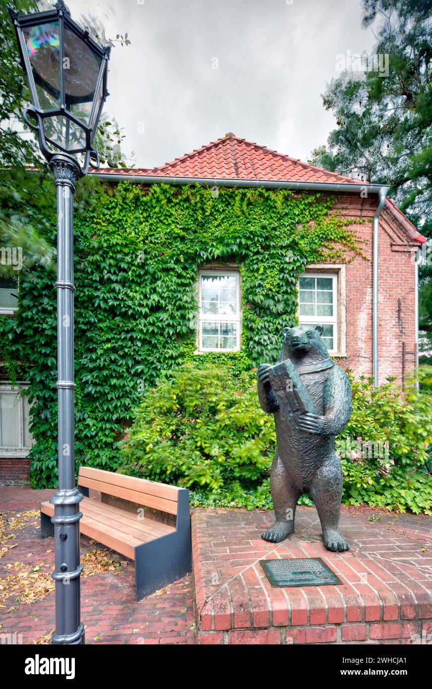 Bear monument, house facade, architecture, Esens, East Frisia, North ...