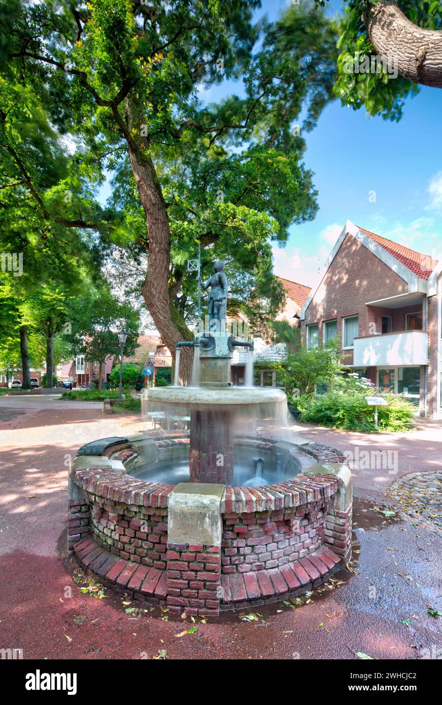 Junker-Balthasar-Brunnen, monument, house facade, facade, town view ...