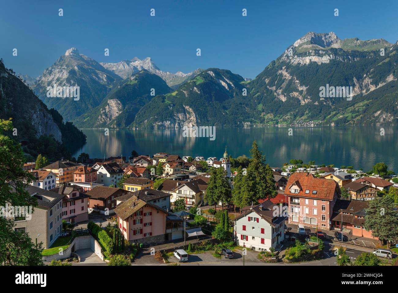 Sisikon on Lake Lucerne with view of Uri Rotstock and Gitschen, Canton ...