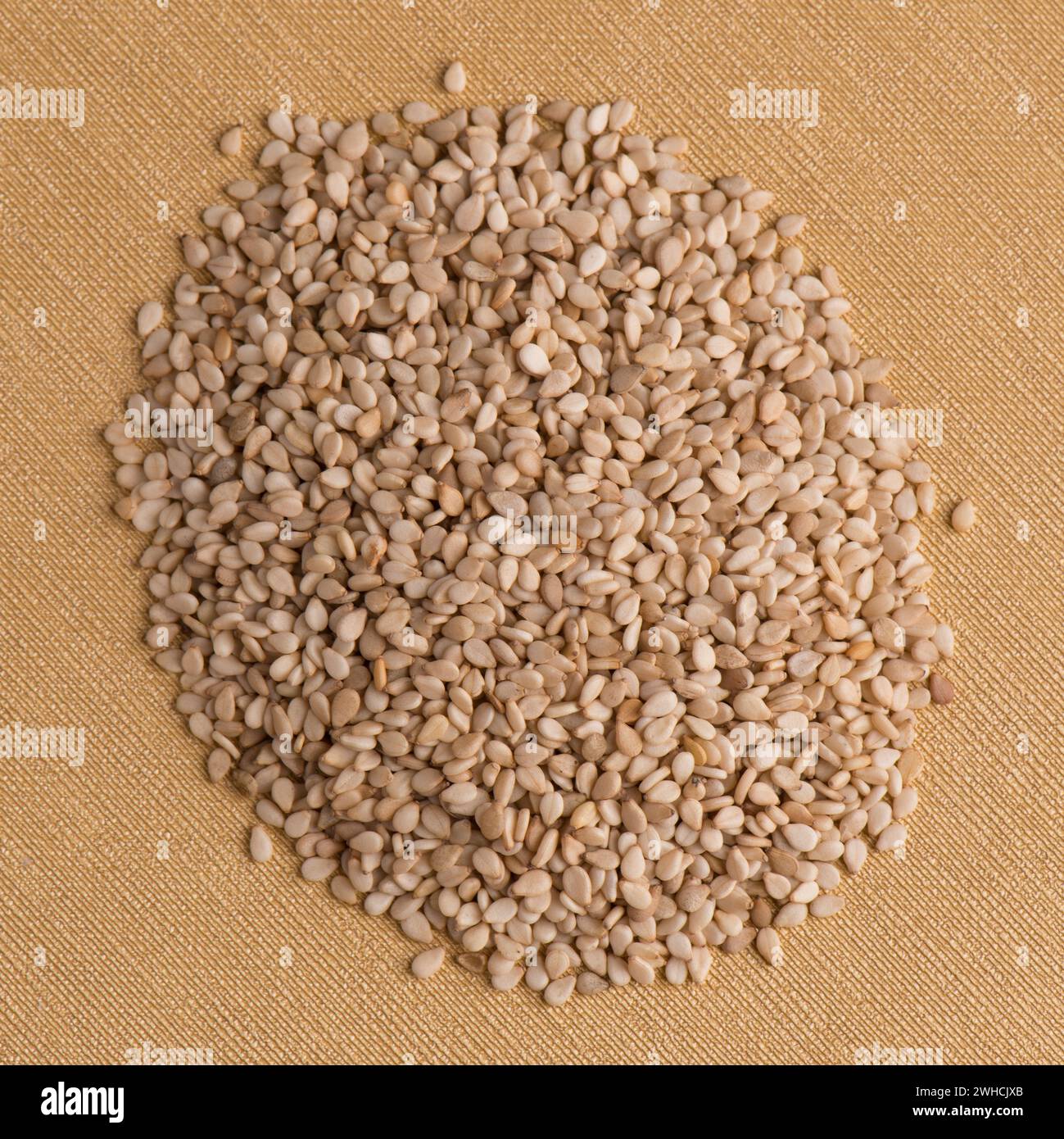 Circle of sesame seeds Stock Photo - Alamy