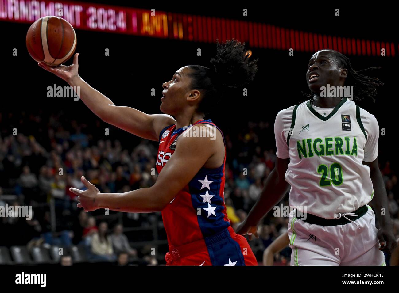 Antwerp, Belgium. 09th Feb, 2024. USA's Rhyne Howard and Nigerian ...
