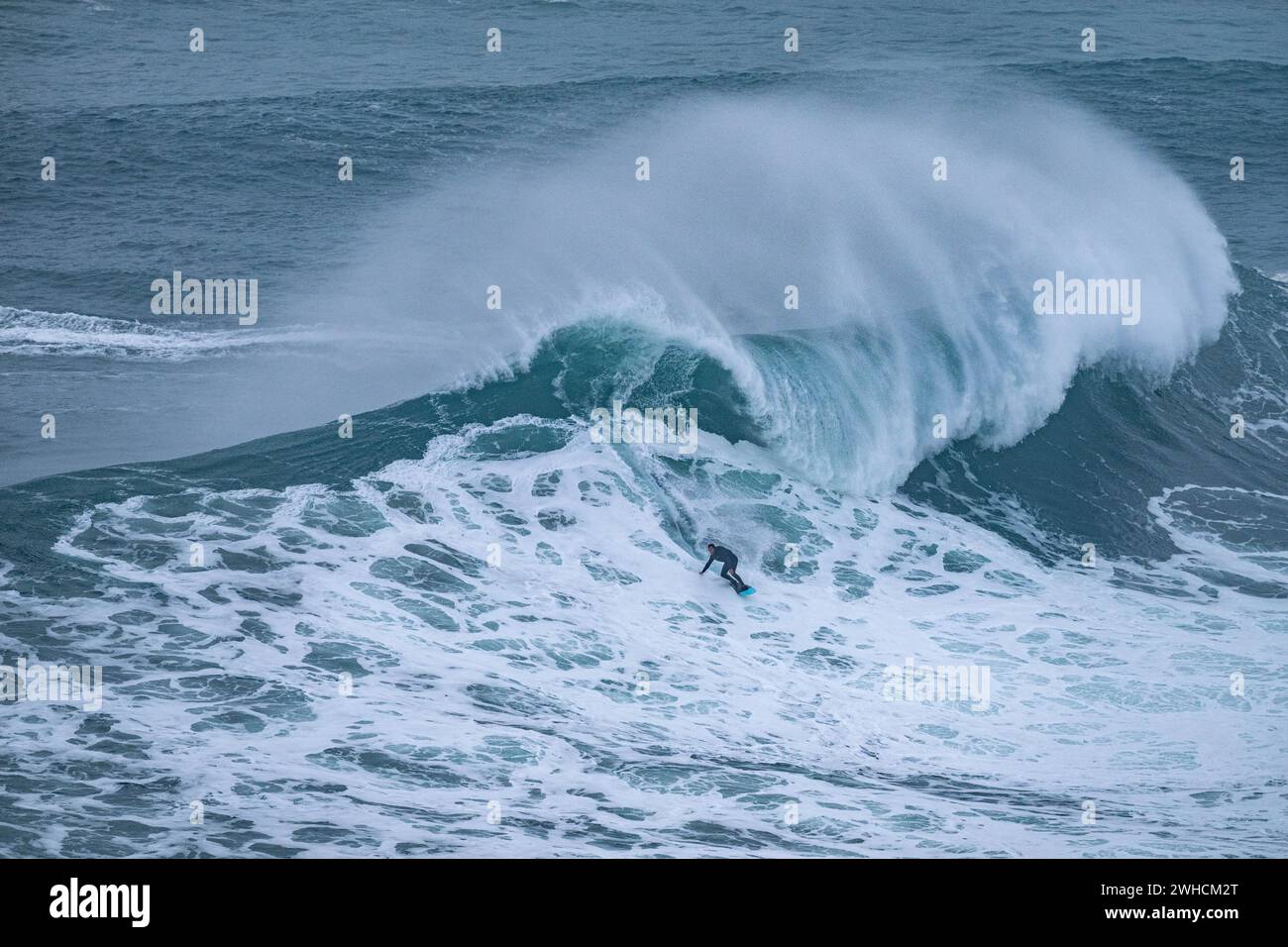 Surfer in nazare hi-res stock photography and images - Alamy