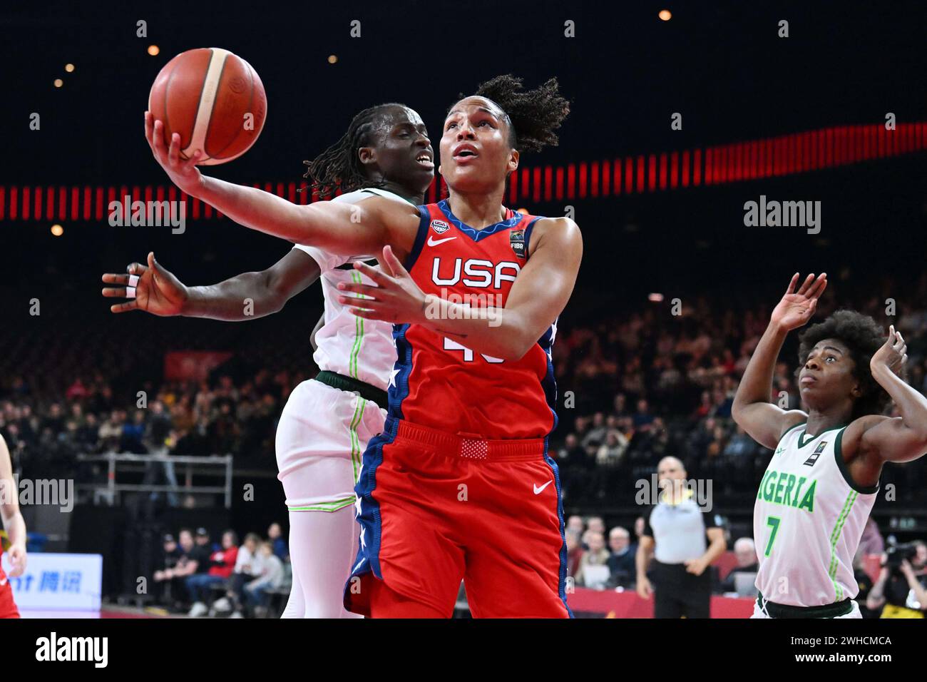 Antwerp, Belgium . 09th Feb, 2024. Alyssa Thomas of USA battles for the ...