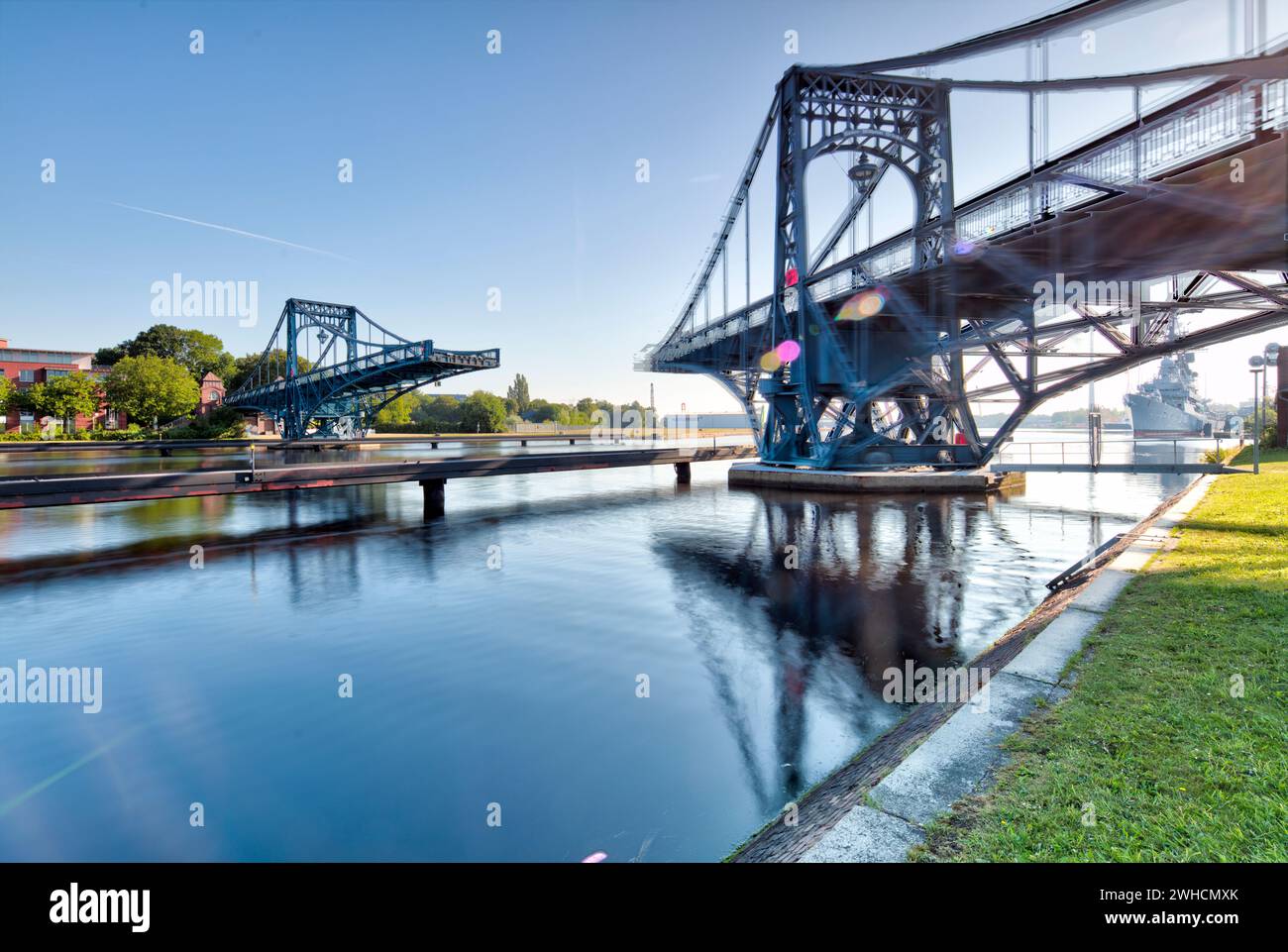 Kaiser Wilhelm Bridge, connecting harbor, landmark, city view, city tour, Wilhelmshaven, Lower ...