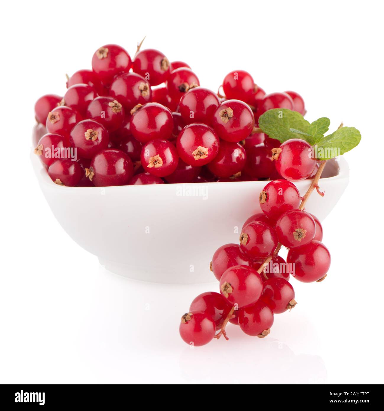 Bowl red white currants Cut Out Stock Images & Pictures - Alamy