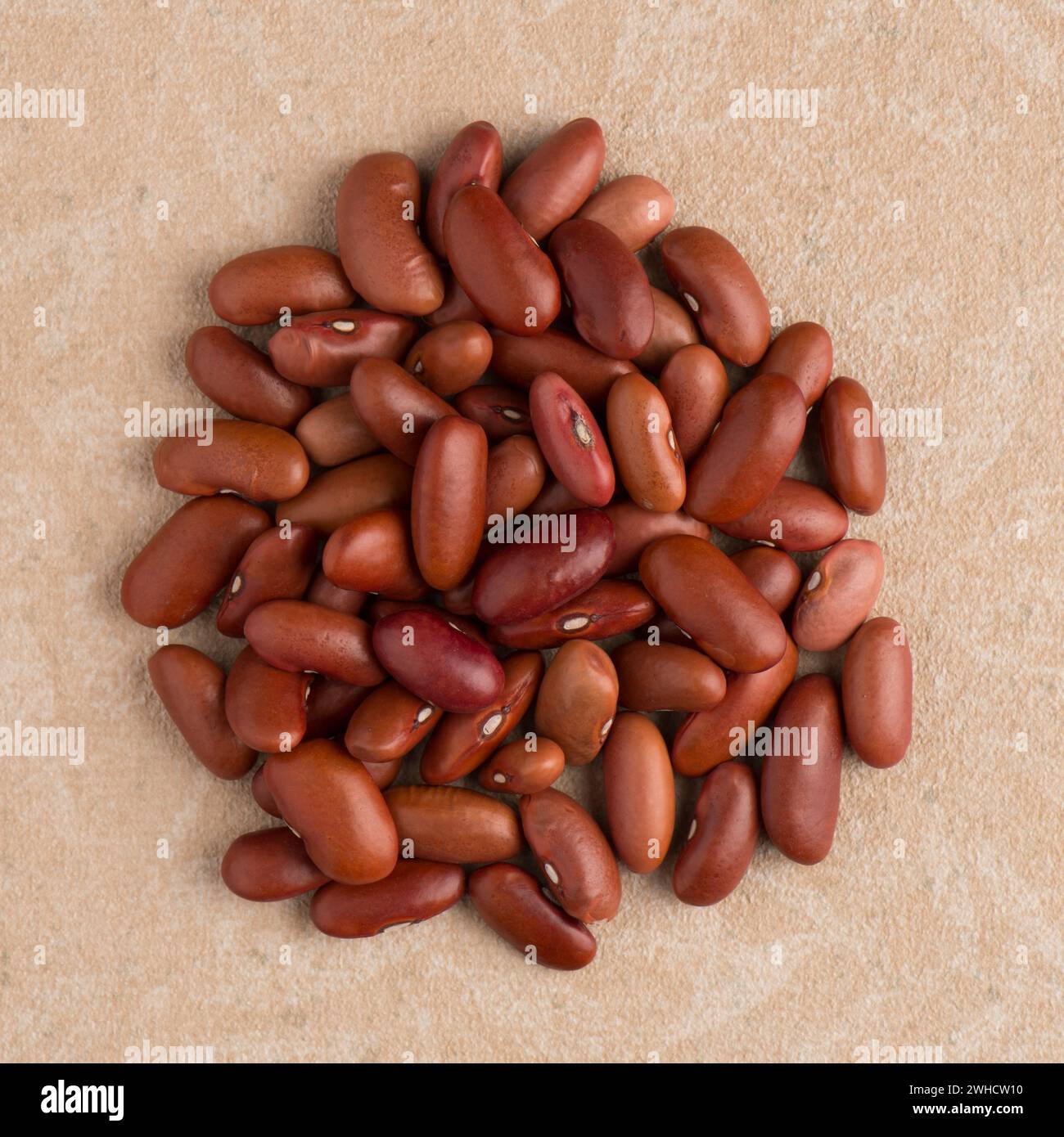 Circle of red beans Stock Photo - Alamy