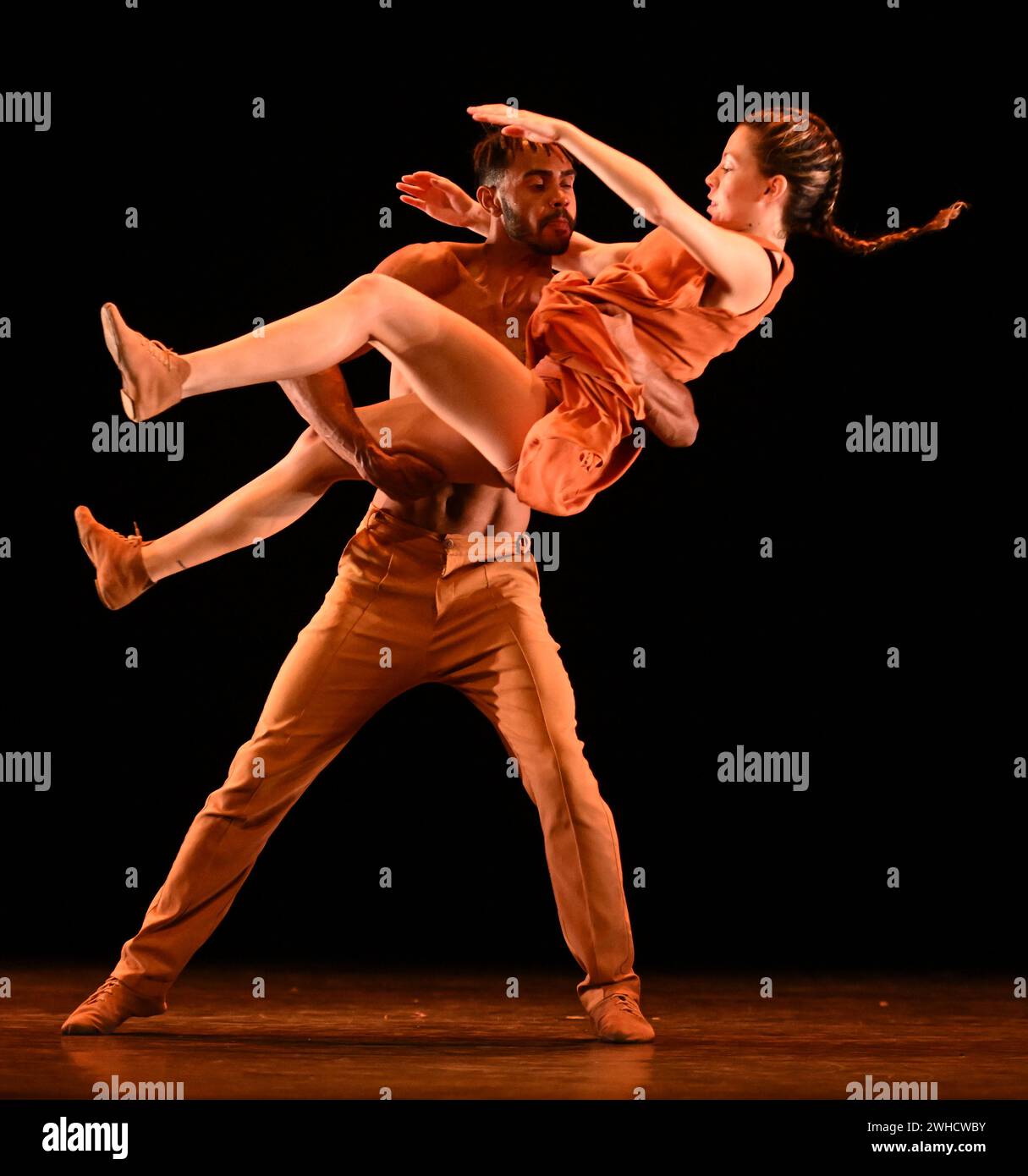 Yoshi suzuki hi-res stock photography and images - Alamy