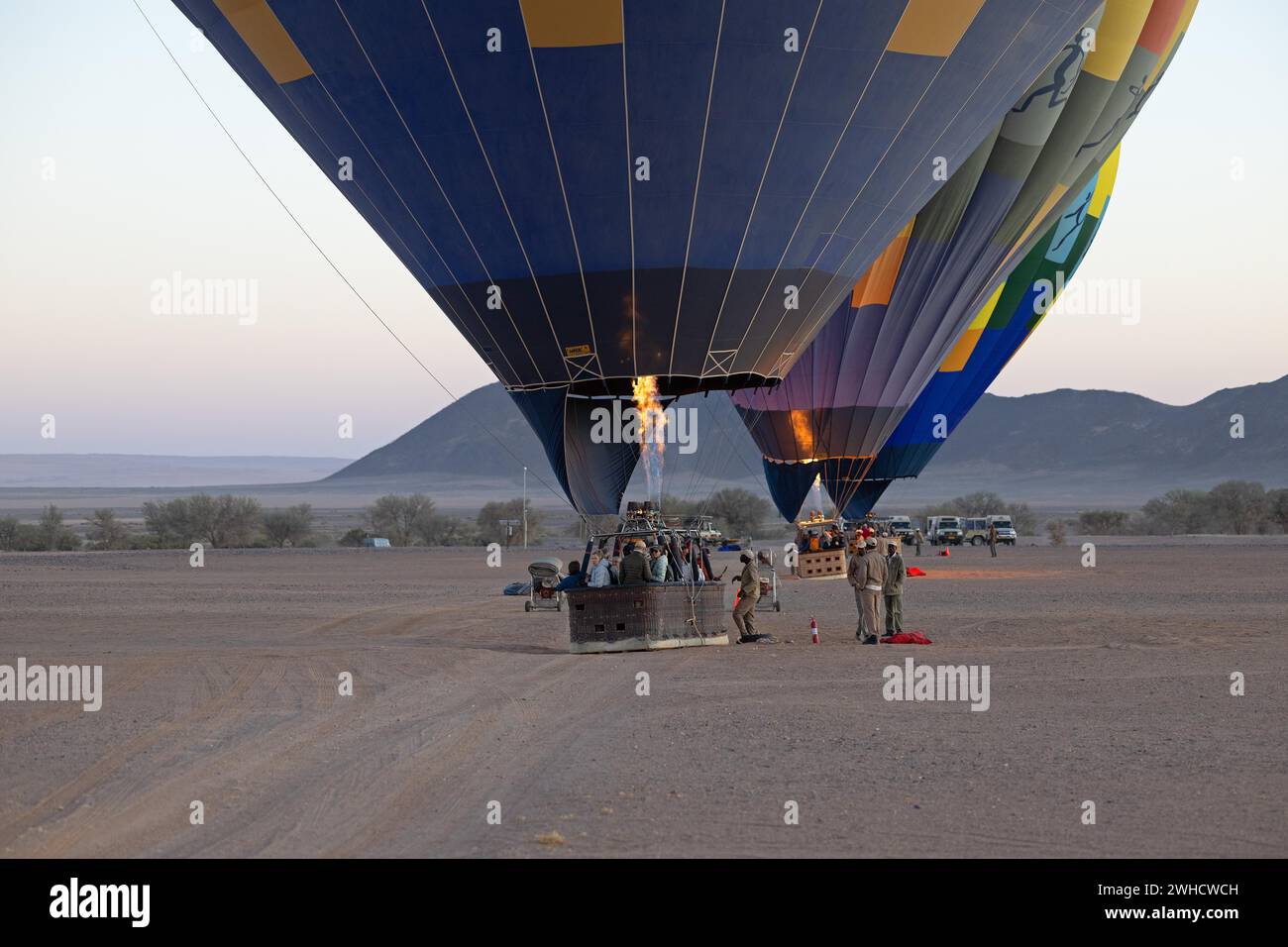 Namib-Naukluft National Park, hot air balloon, start of balloon flight ...