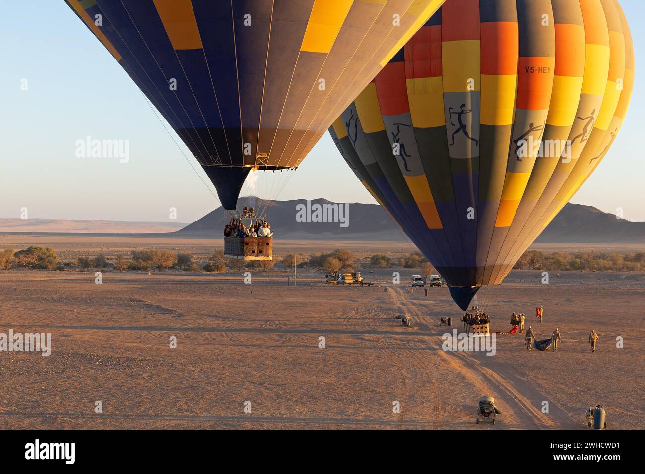 Namib-Naukluft National Park, hot air balloon, start of balloon flight ...