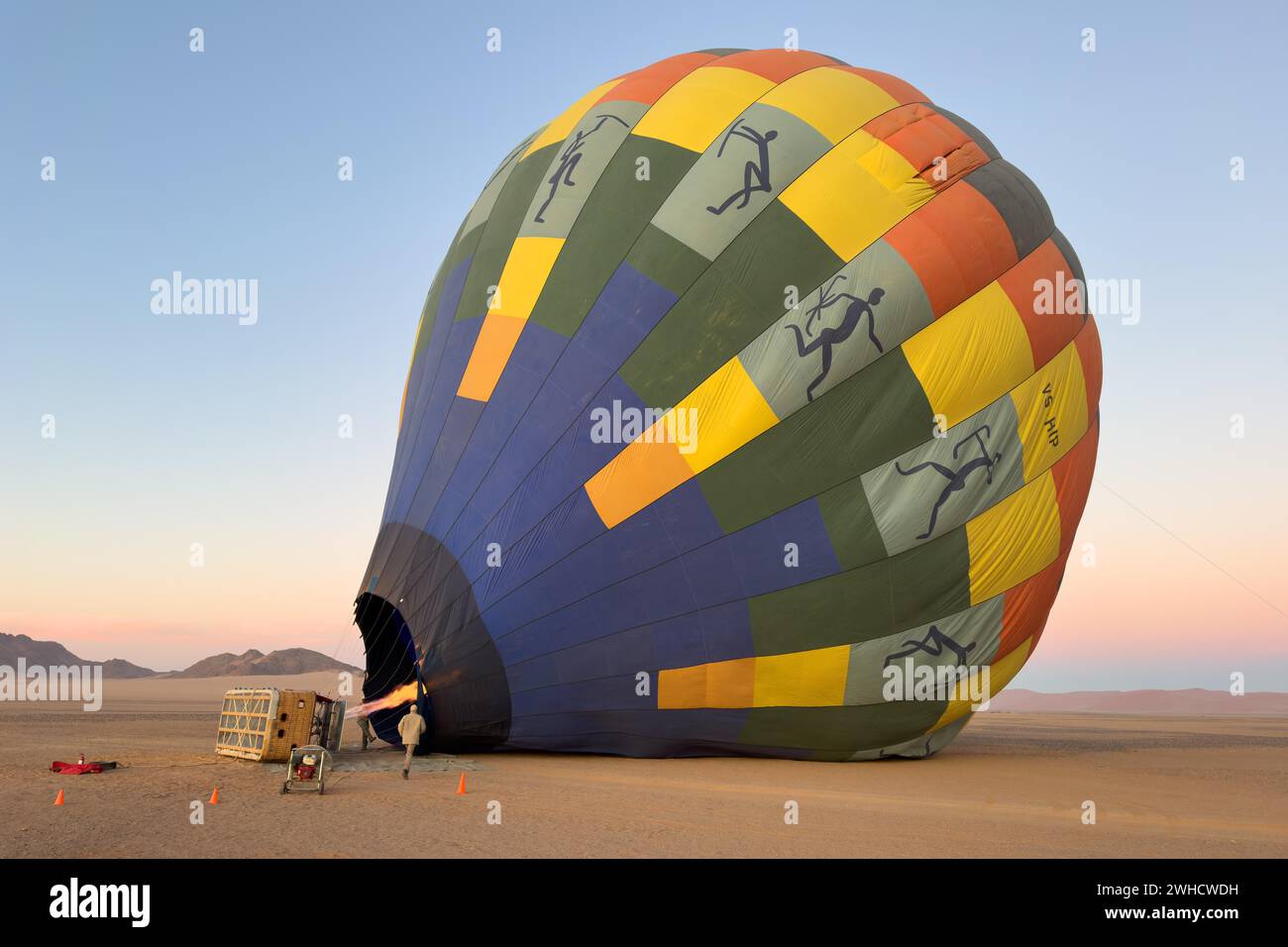 Namib-Naukluft National Park, hot air balloon, start of balloon flight ...