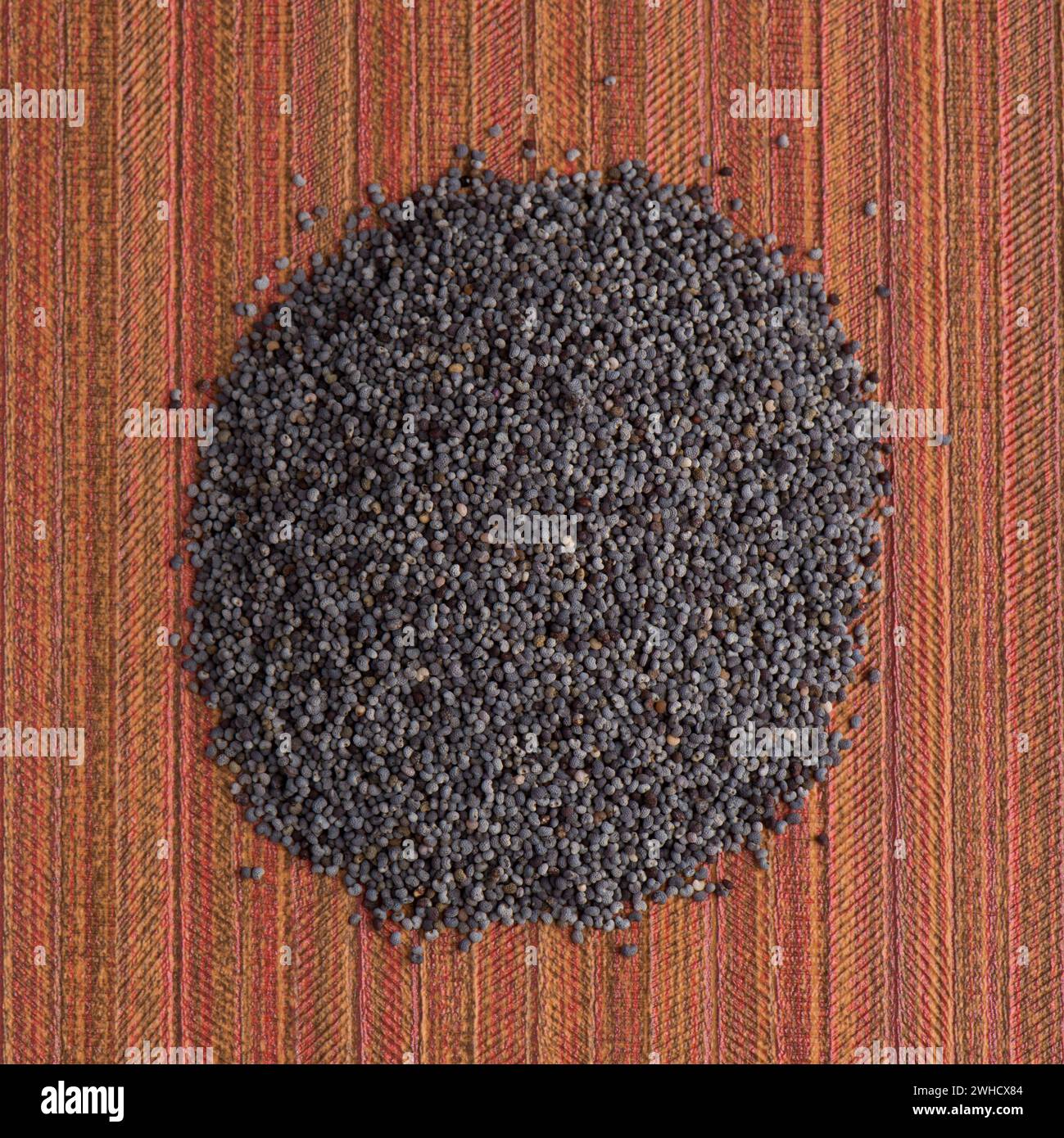 Circle of poppy seeds Stock Photo - Alamy