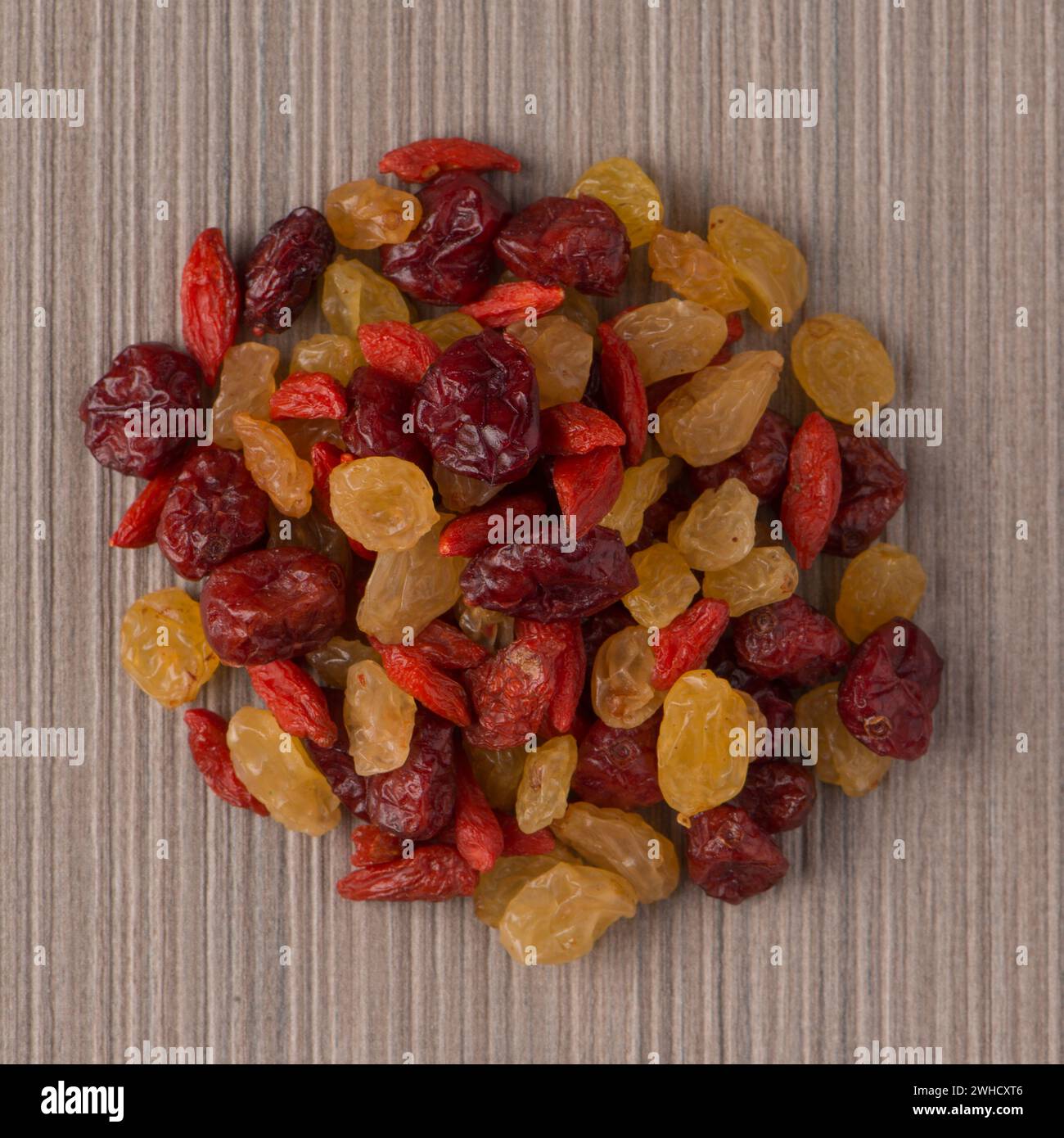Circle of mixed dried fruits Stock Photo - Alamy
