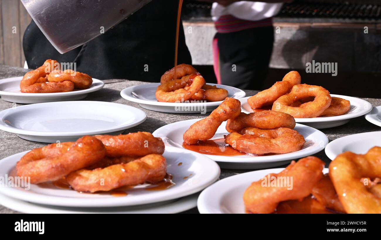 Street food preparation - traditional Peruvian sweets picarones Stock ...