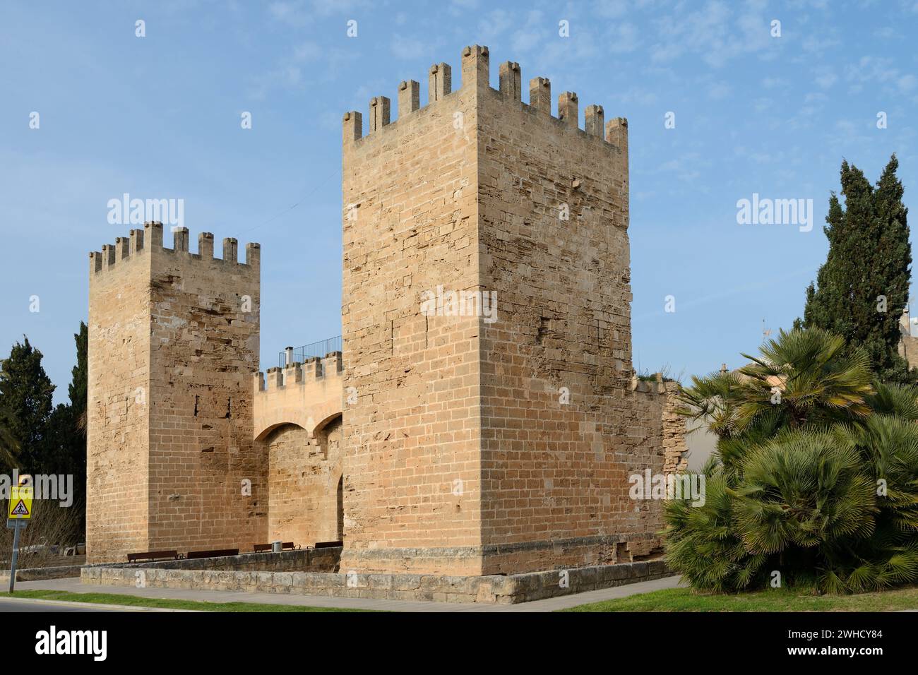 Historic city gate porta principal hi-res stock photography and images ...