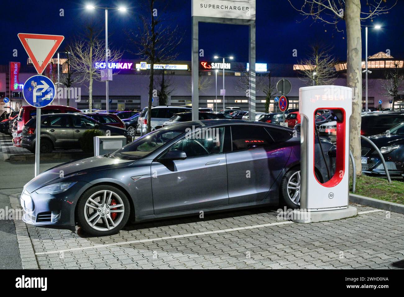 Tesla Supercharger charging station, car park, Werre-Park shopping ...